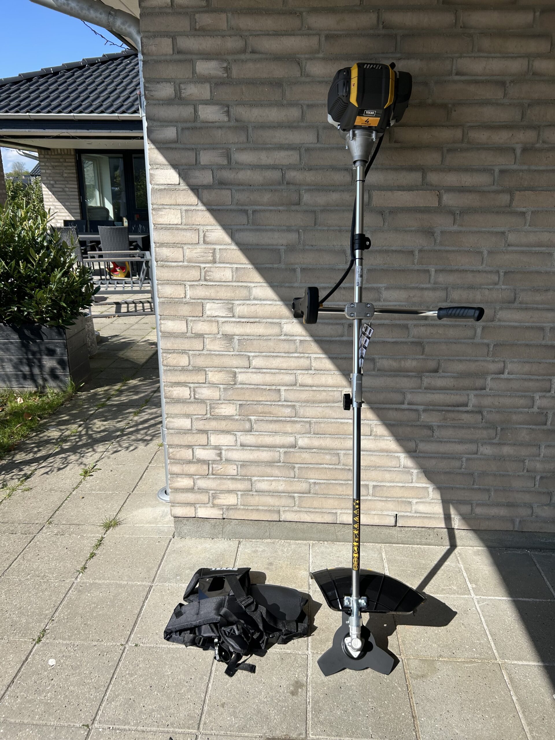 Lej en Benzindrevet Buskrydder - Tranbjerg Udlejning